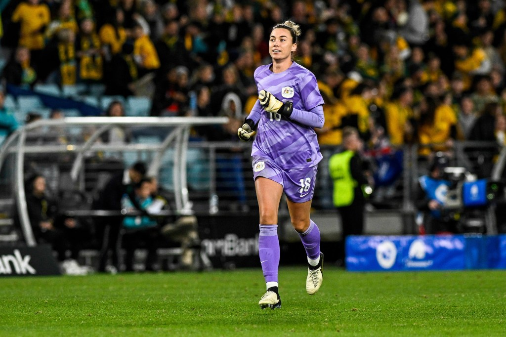 Mackenzie Arnold leaves the WSL - Women's Football News